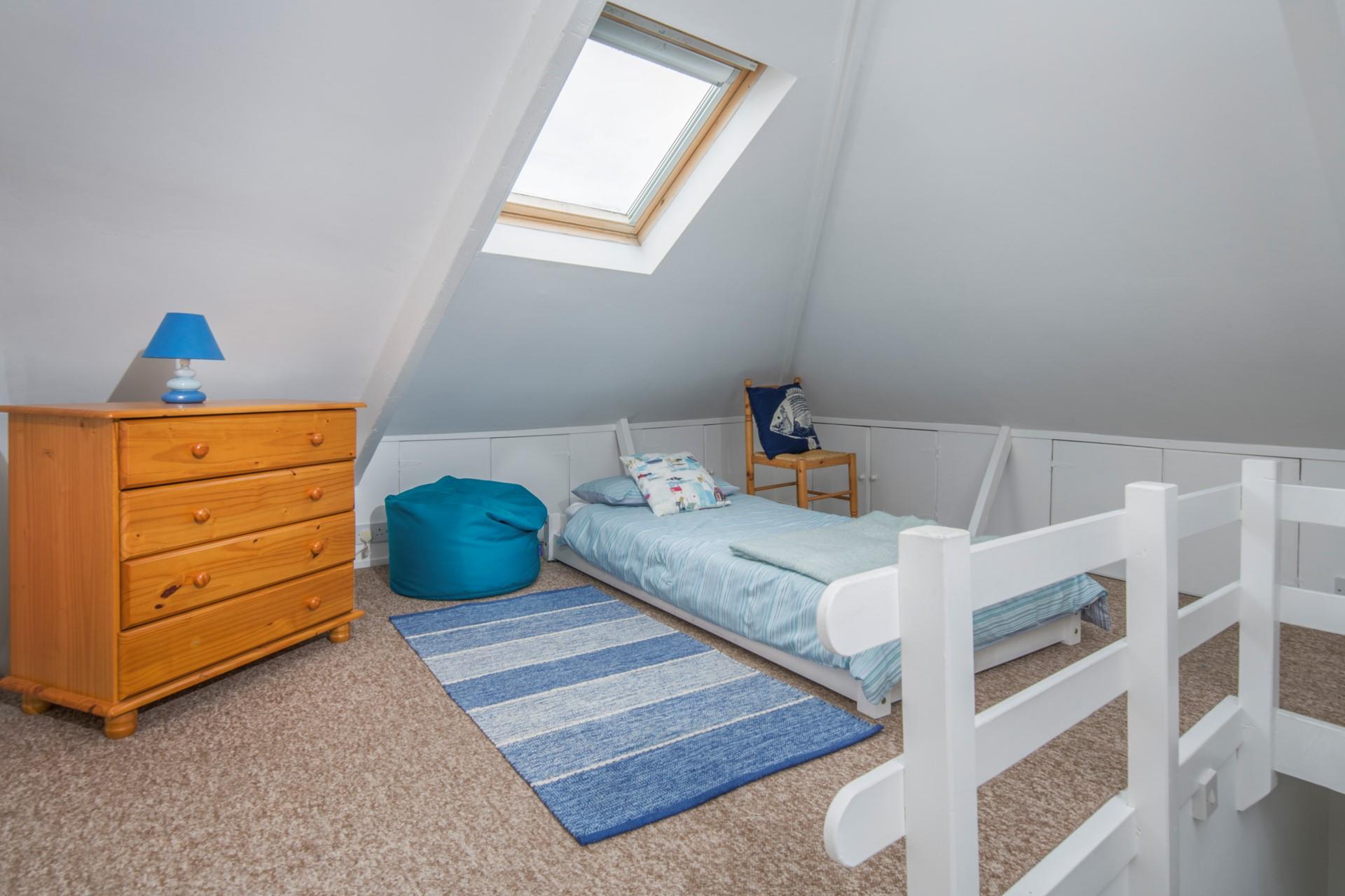 Blue Elvin, St Ives Town | Aspects Holidays