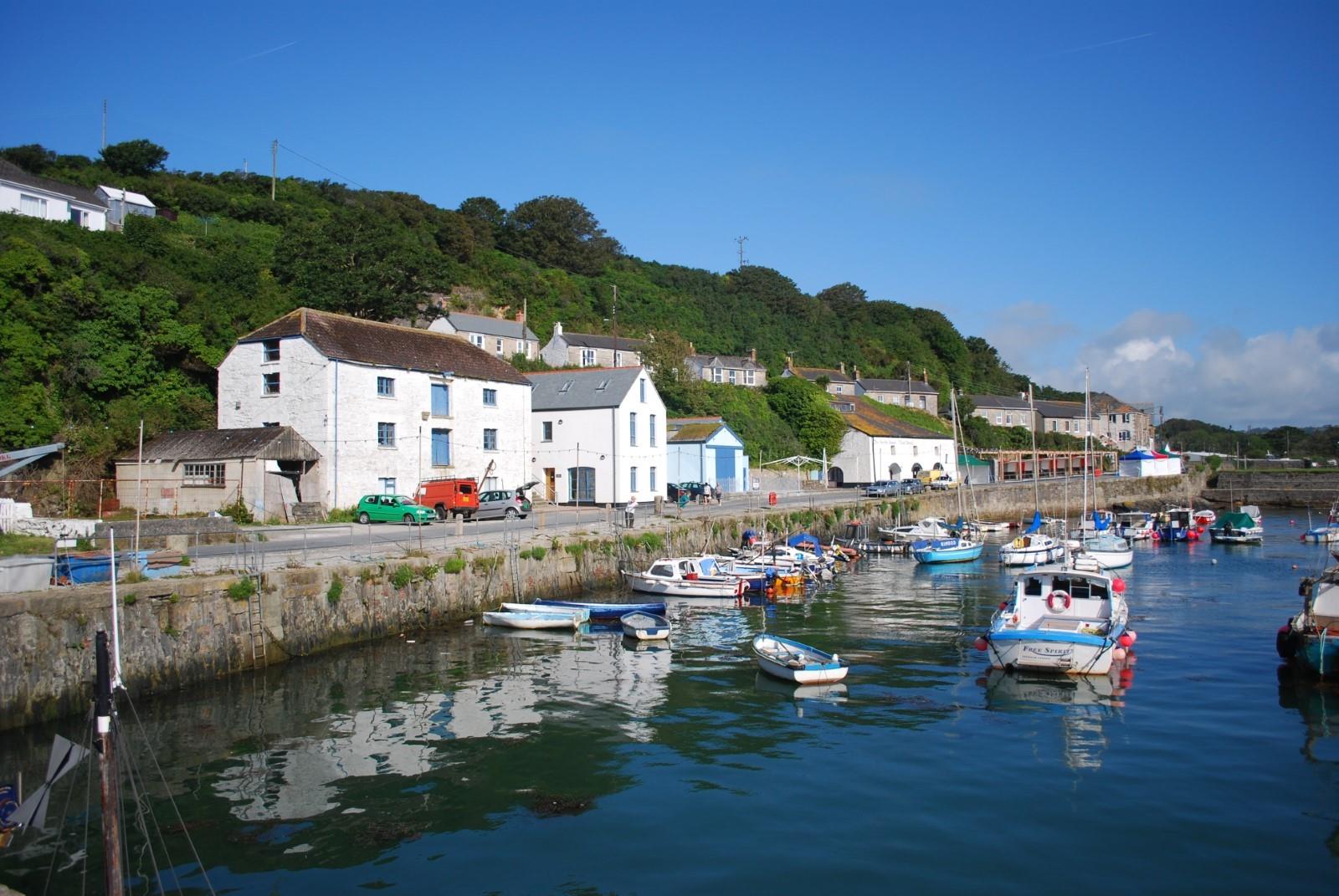 1 Mackerel Building, Porthleven | Aspects Holidays